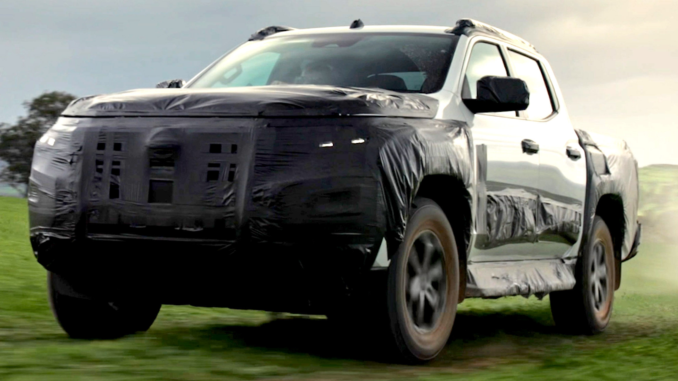 New Nissan Navara Fights To Prove It’s More Than A Mitsubishi In Disguise