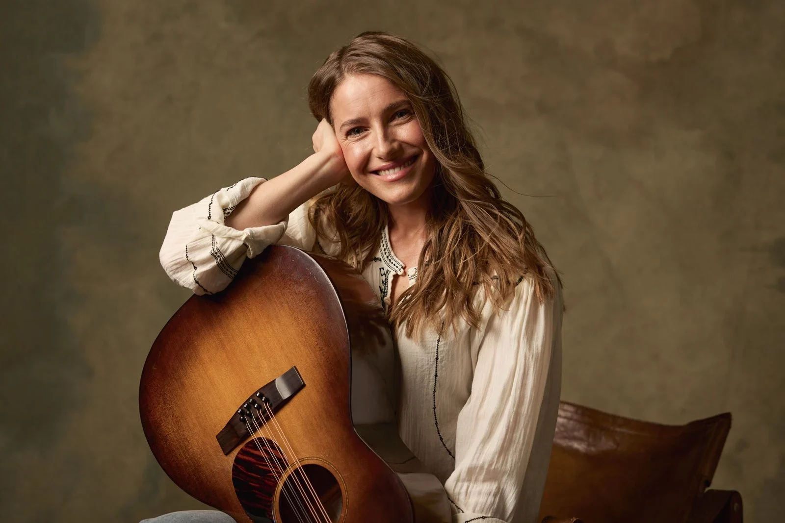 Caroline Jones Plots Deeply Personal New Album, ‘Good Omen': ‘Kind of a ...