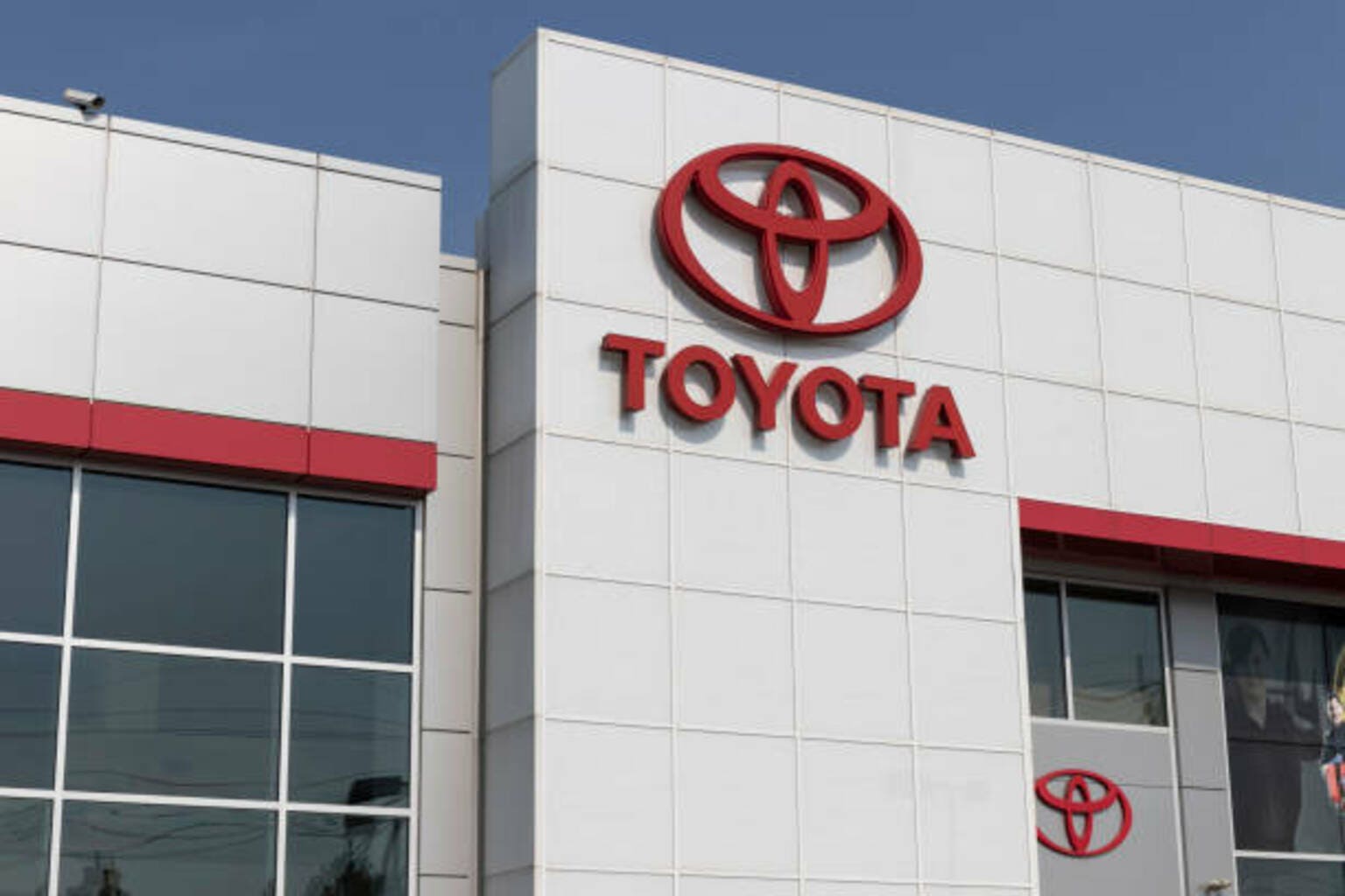 Toyota Industries jumps to a record high after Toyota Motor's sweetened ...