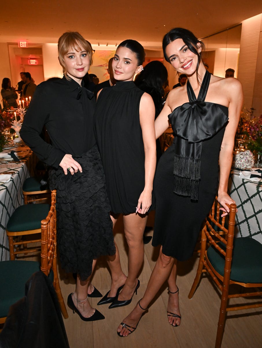 Kylie, Kendall Jenner, and Jen Lawrence Are Festive in All Black at ...