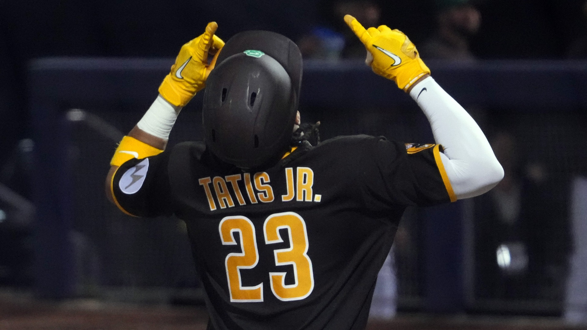 Top MLB Insider Lists 17 Star Trade Candidates As Offseason Begins