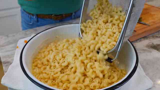 How to make the perfect Mexican-style macaroni salad