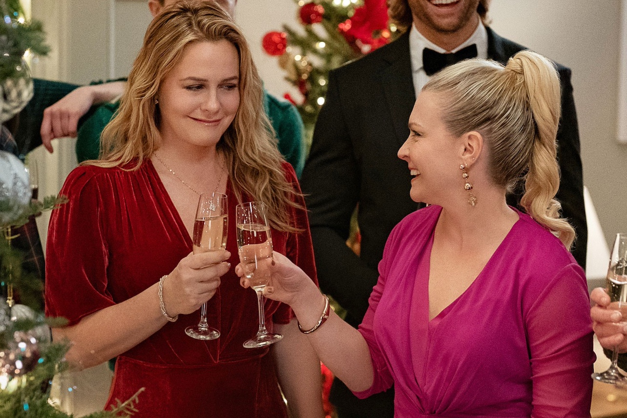 Alicia Silverstone and Melissa Joan Hart in Netflix’s ‘Merry Little Ex-Mas’ Movie Is the Perfect ...