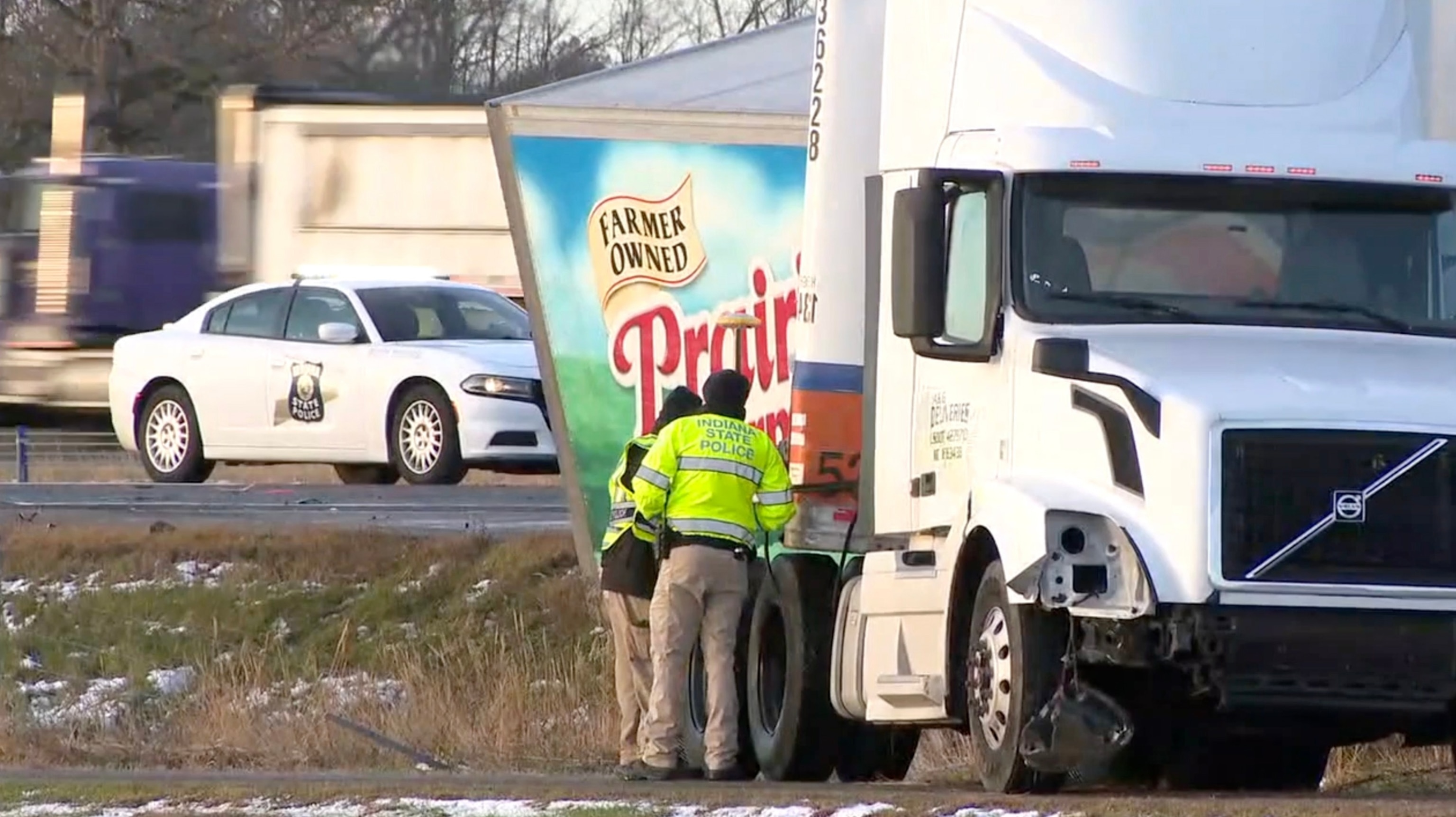 Sheriff's deputy fatally struck while assisting stranded motorist ...