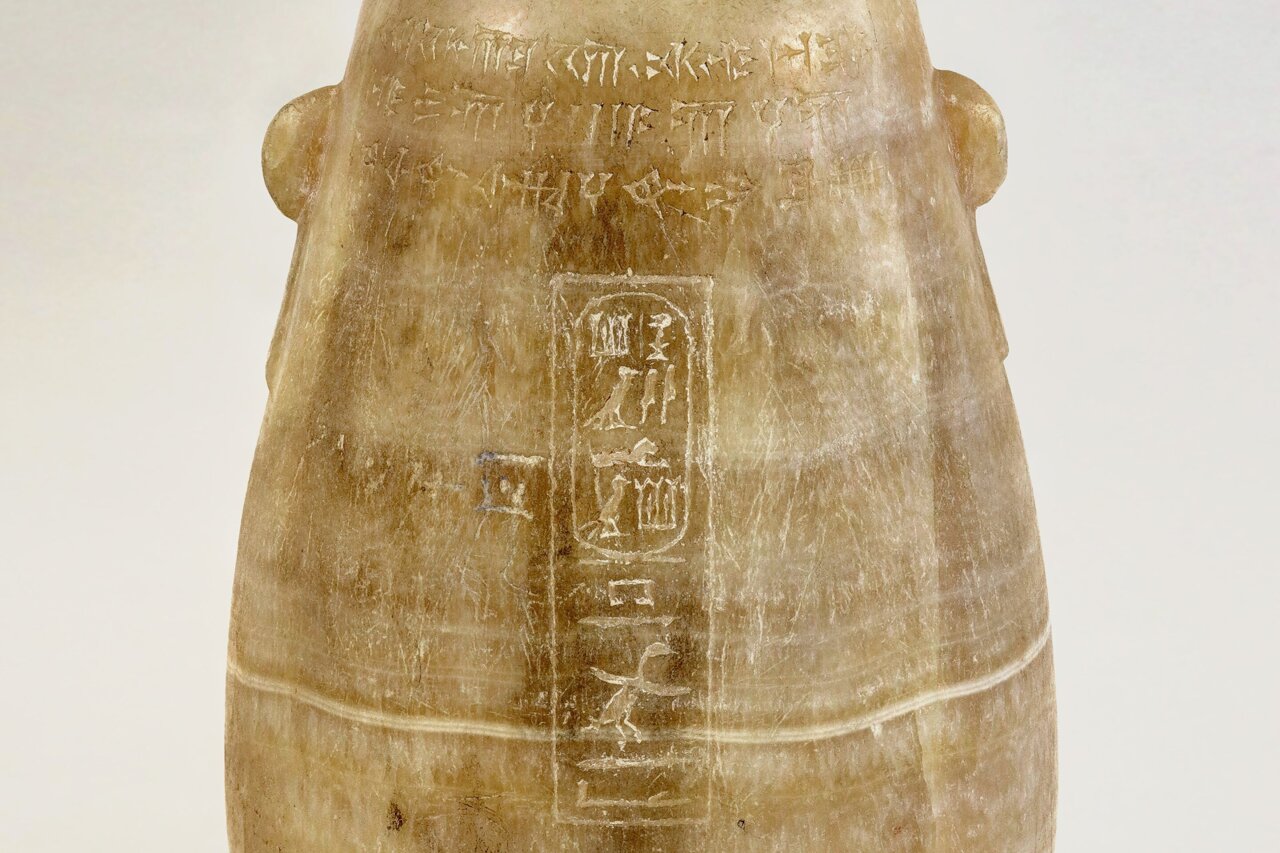 Opium use in ancient Egypt: Alabaster vase residue points to widespread use