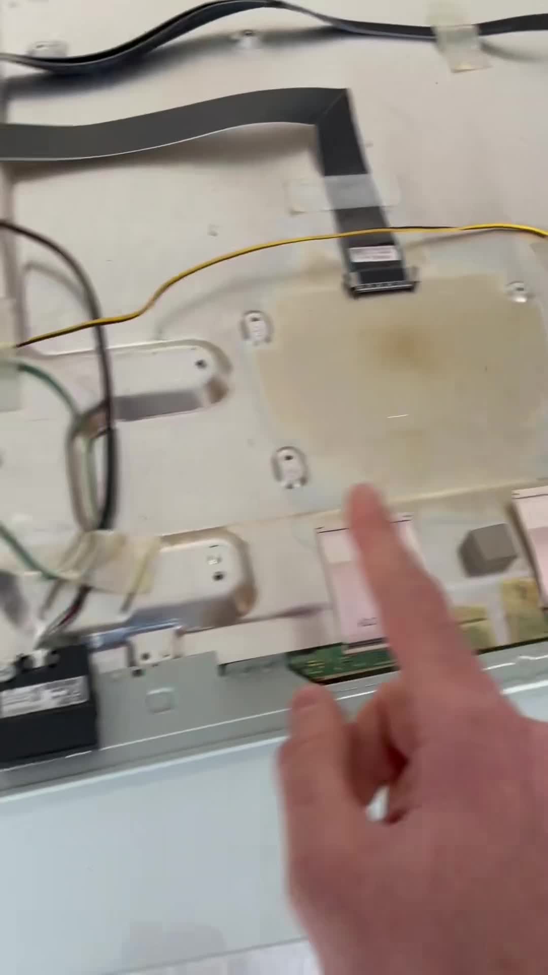 Réparation d'une télévision HS