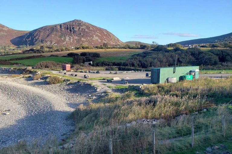 Huge row over 'eyesore' shipping container cafe placed by 'untouched ...