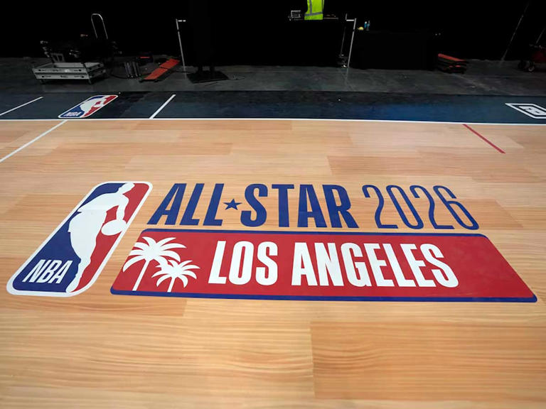 Parallelle's New Toiletry Bag Is My Go-To for Long Trips