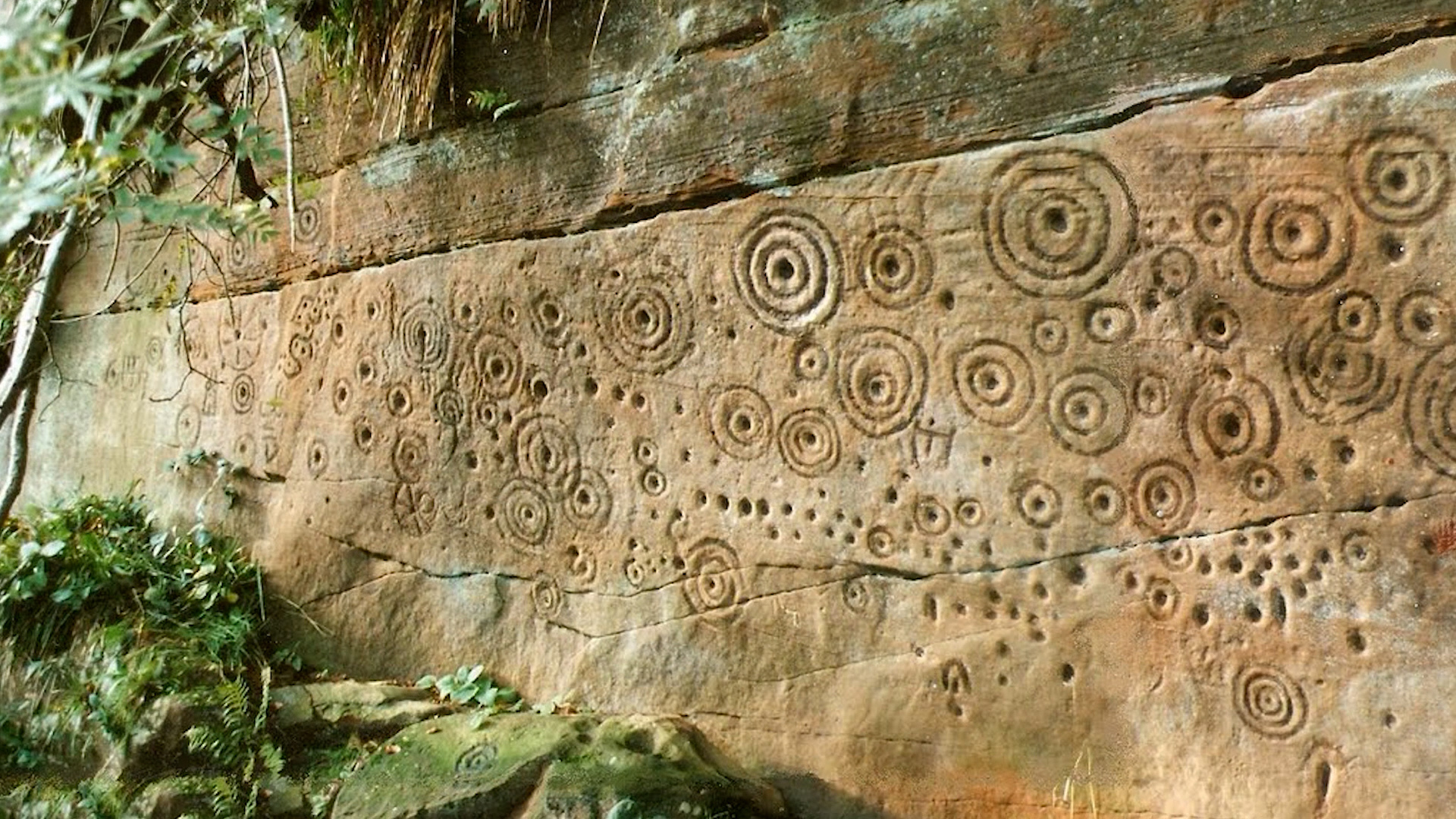 5,000-Year Secret: Hidden Rock Art Discovered Inside a Scottish Tomb