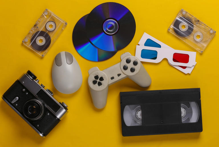 Iconic 90s Gadgets We Thought Were High-Tech