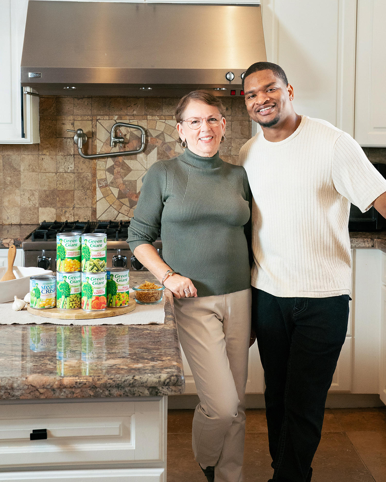 1 Accidental Text and 10 Years Later, Wanda and Jamal Are Still Spending Thanksgiving Together