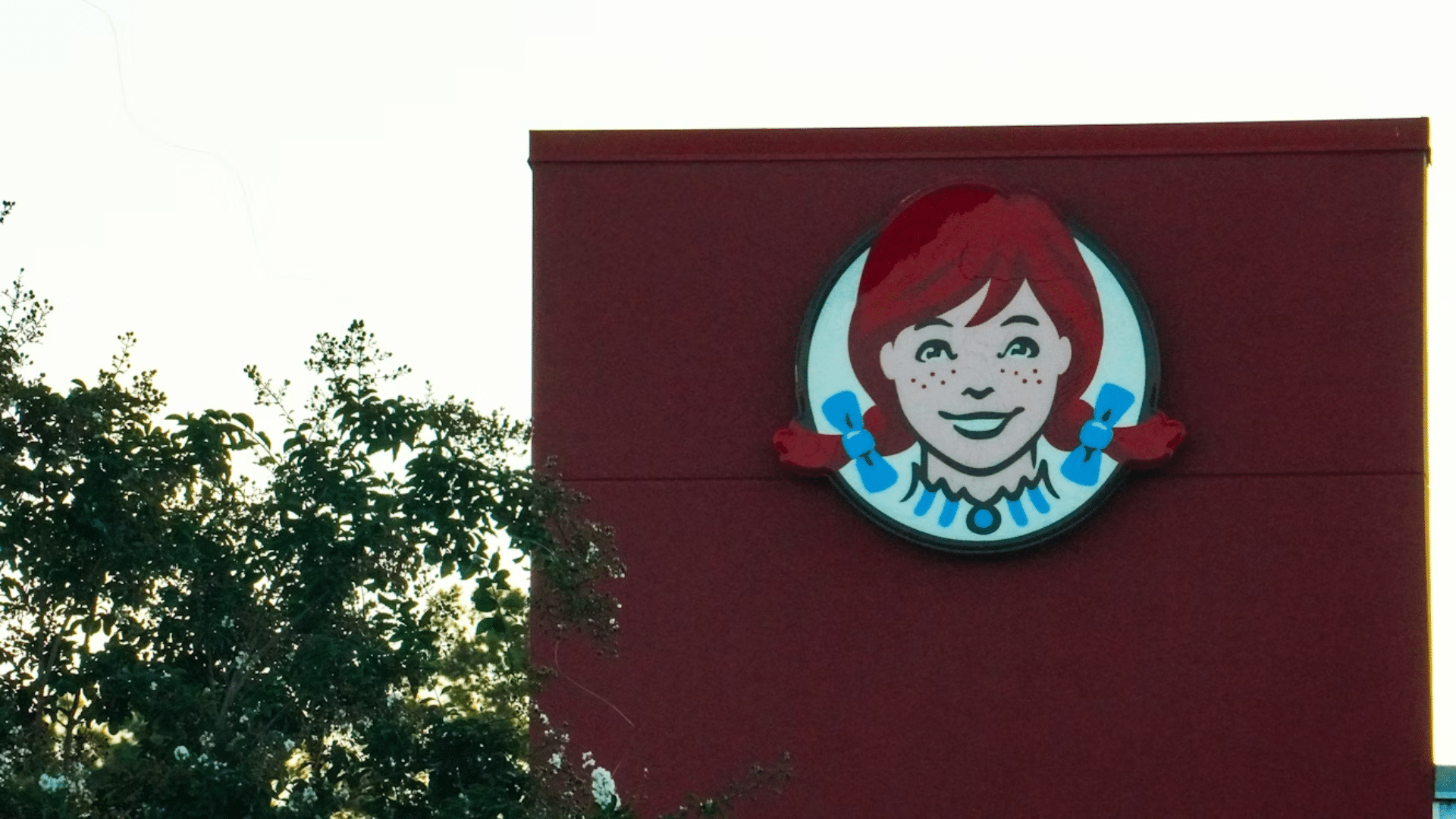 Wendy's to shut down over 300 stores in 2026, impacting 8000 workers