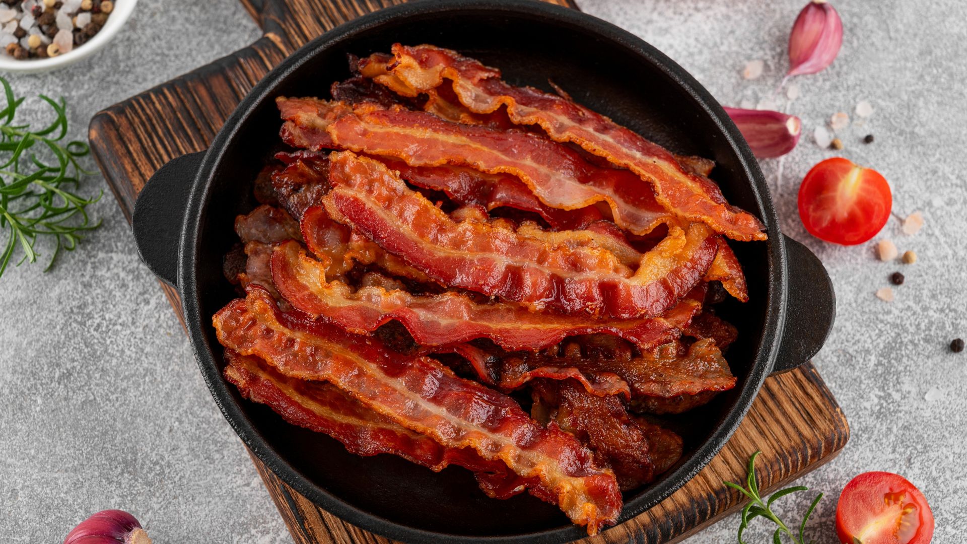 Mistakes Everybody Makes When Cooking Bacon
