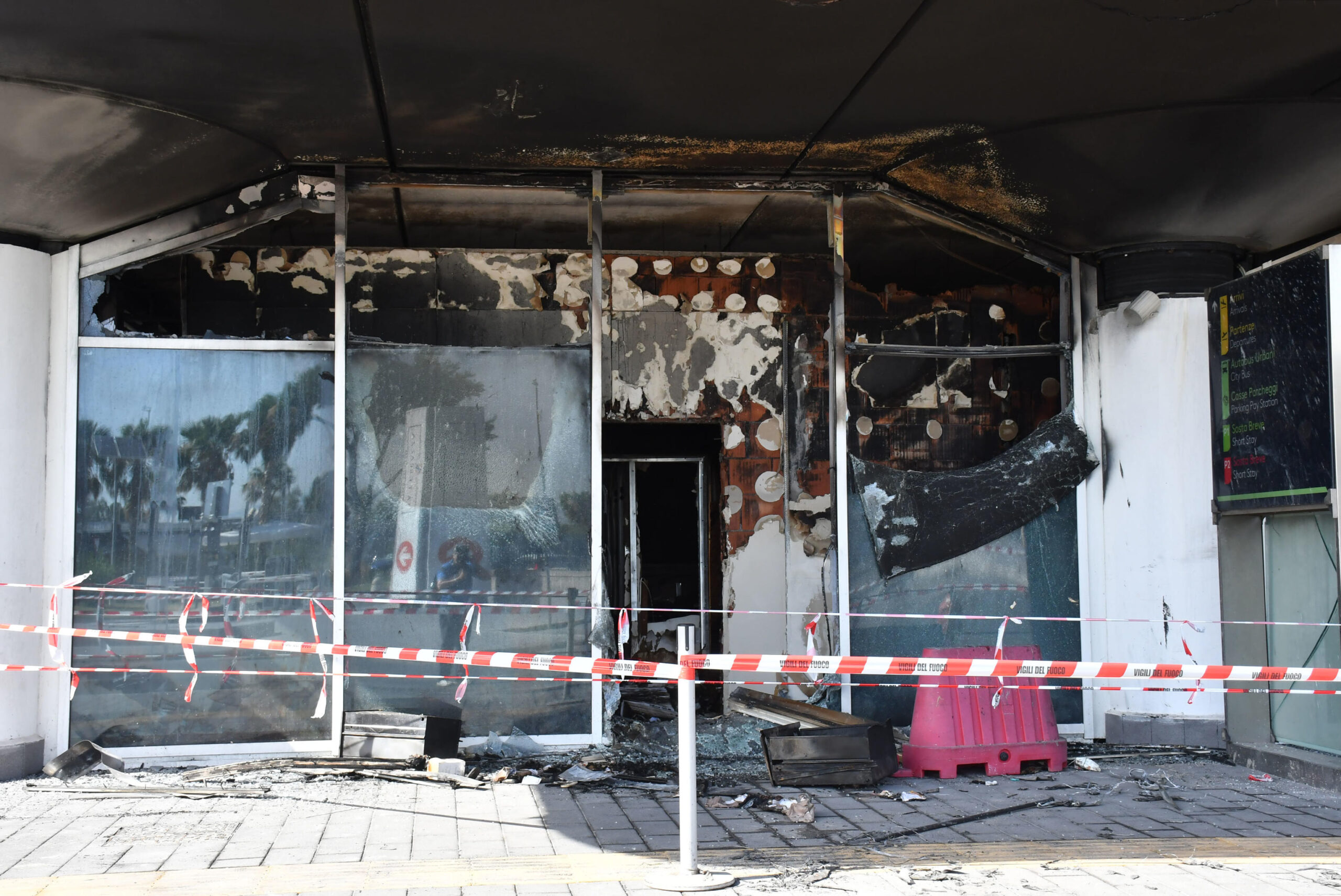 L'incendio all'aeroporto di Catania, due a processo