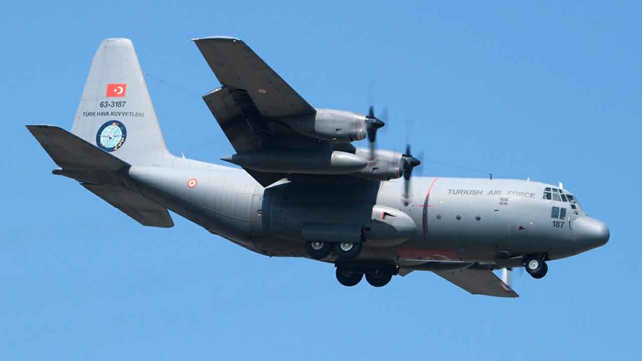Tyrkisk militærfly C-130 styrter ned ved grænsen mellem Georgien og ...