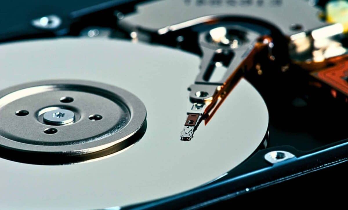 A Man Bought a “NEW” SSD Drive. Just After Plugging It In, He Found 800 ...