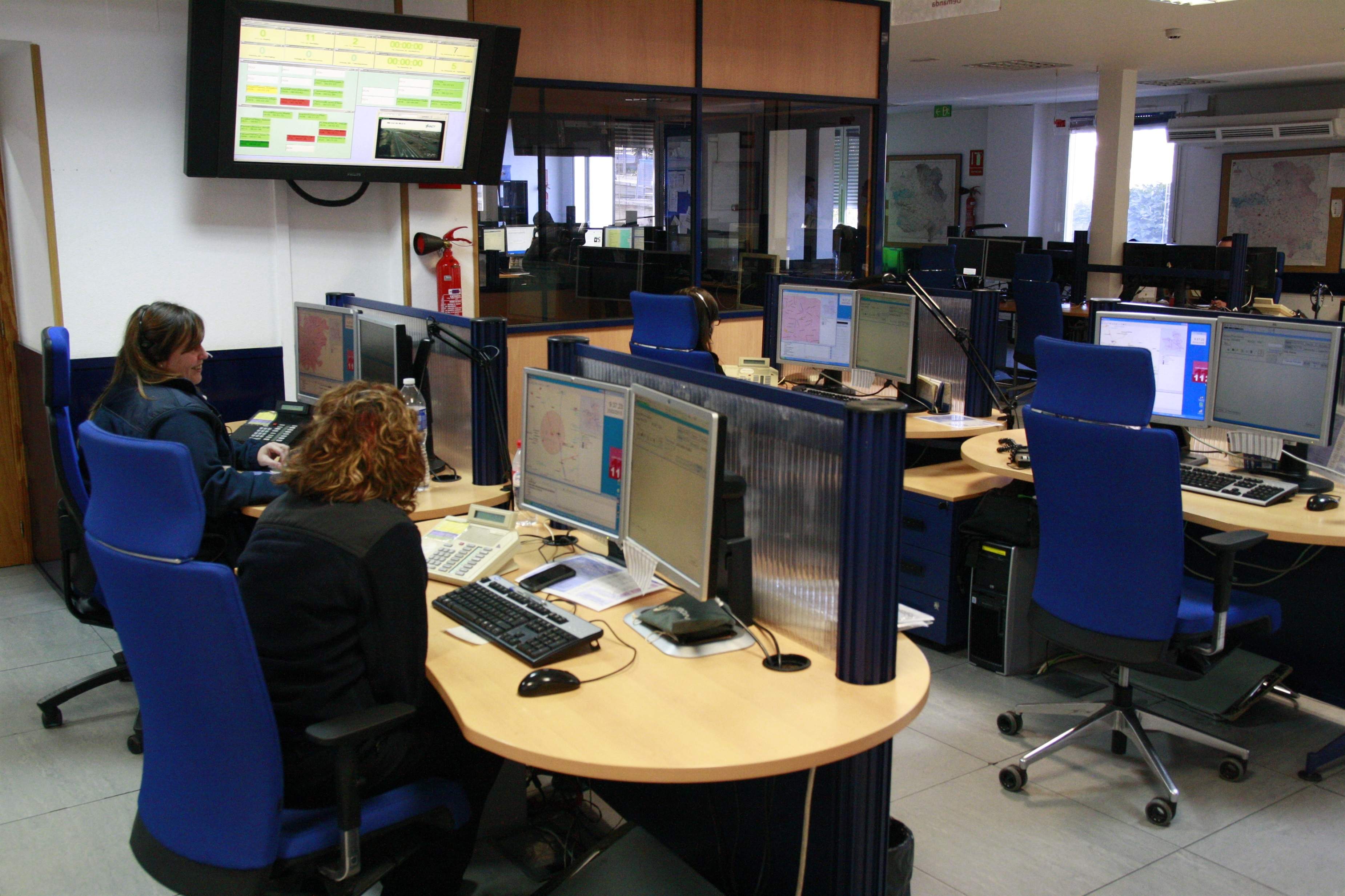 Los trabajadores que utilizan IA a diario son más productivos y están ...