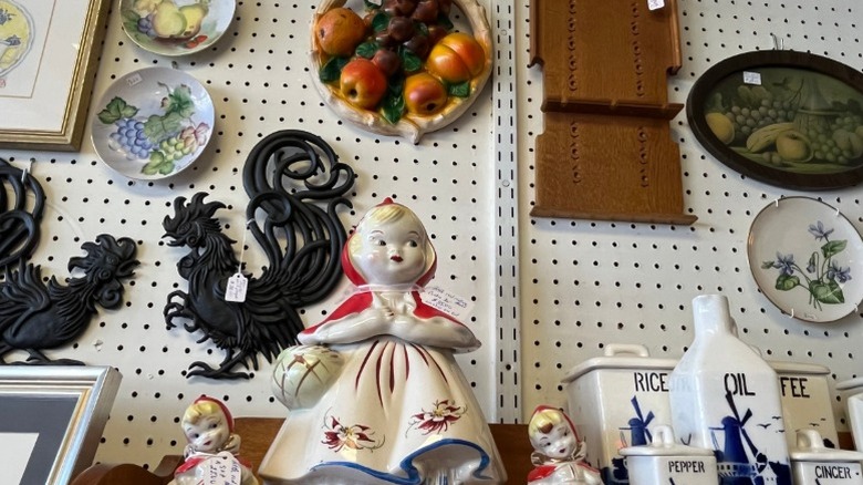 10 Affordable Thrift Store Finds That Instantly Upgrade Any Tablescape