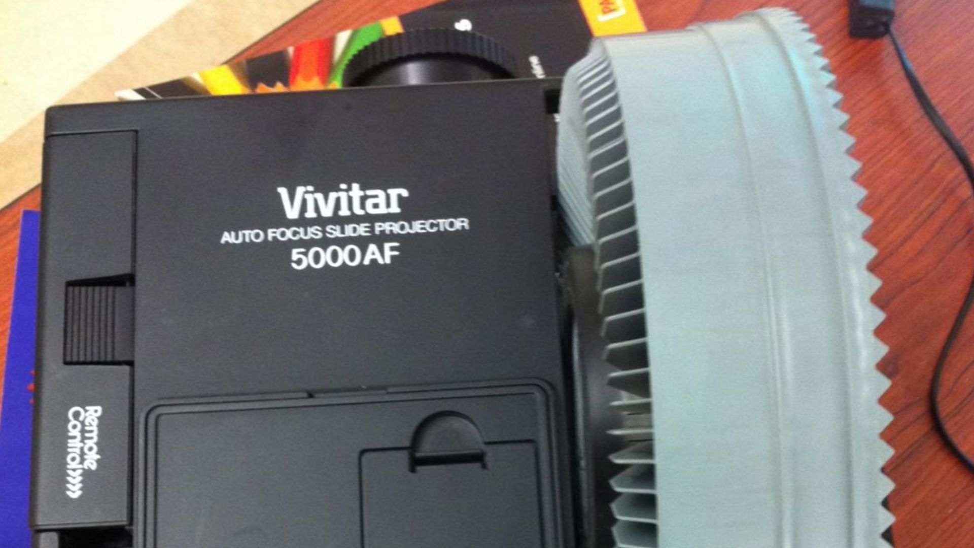 Vintage Slide Projectors That Collectors Can’t Resist