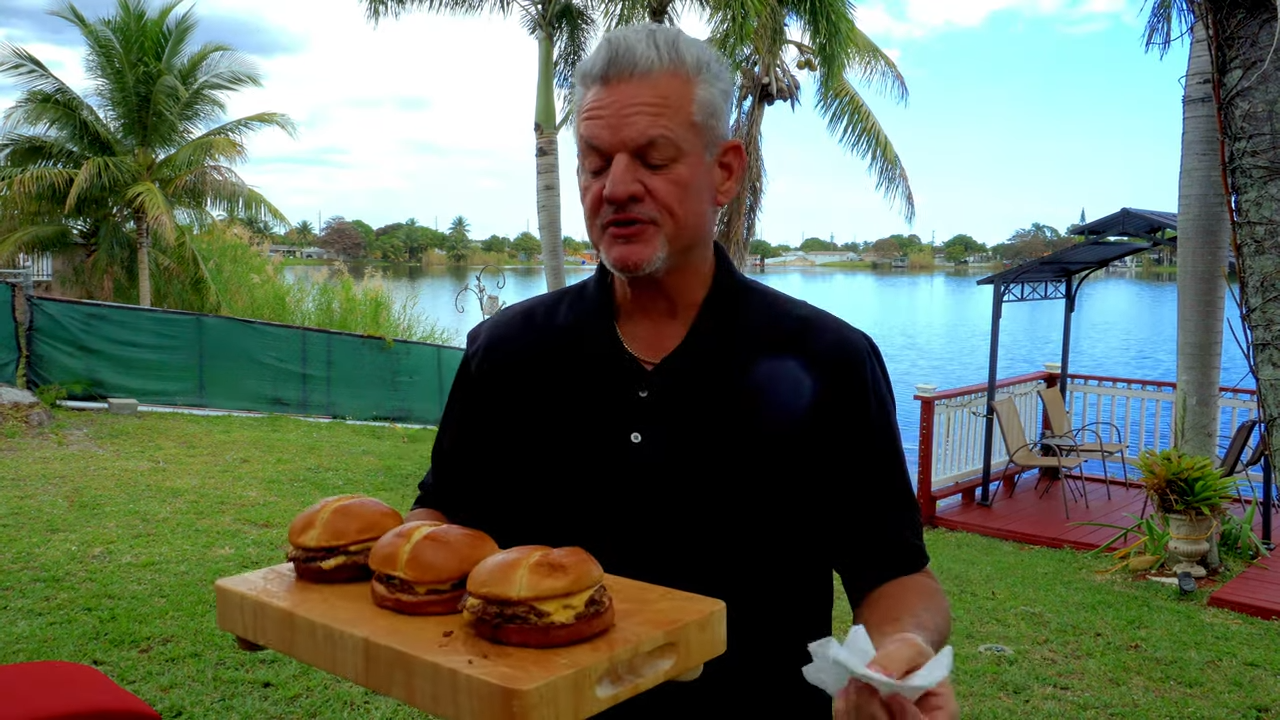 The truth behind that perfect burger crust