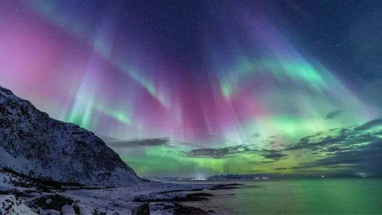 Northern Lights Stun America: Rare Aurora Borealis lights up skies from ...