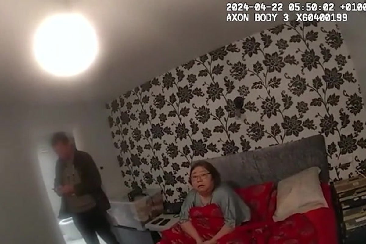 Moment ‘Cryptoqueen’ scammer with £5bn Bitcoin stash arrested in bed