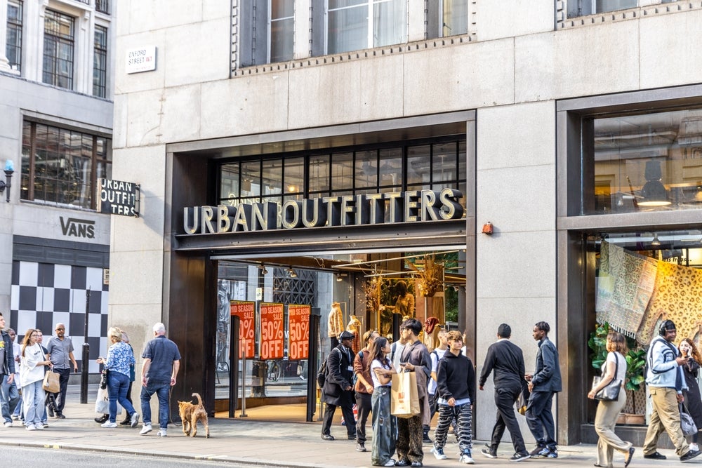 UK consumer confidence improves slightly as food price concerns persist