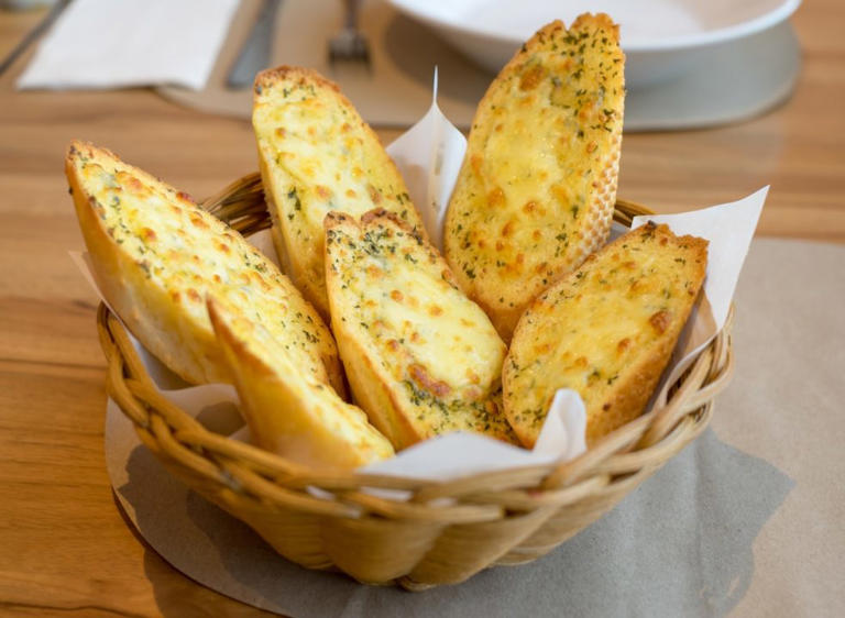 7 "Italian" Dishes at Restaurants No One Eats in Italy