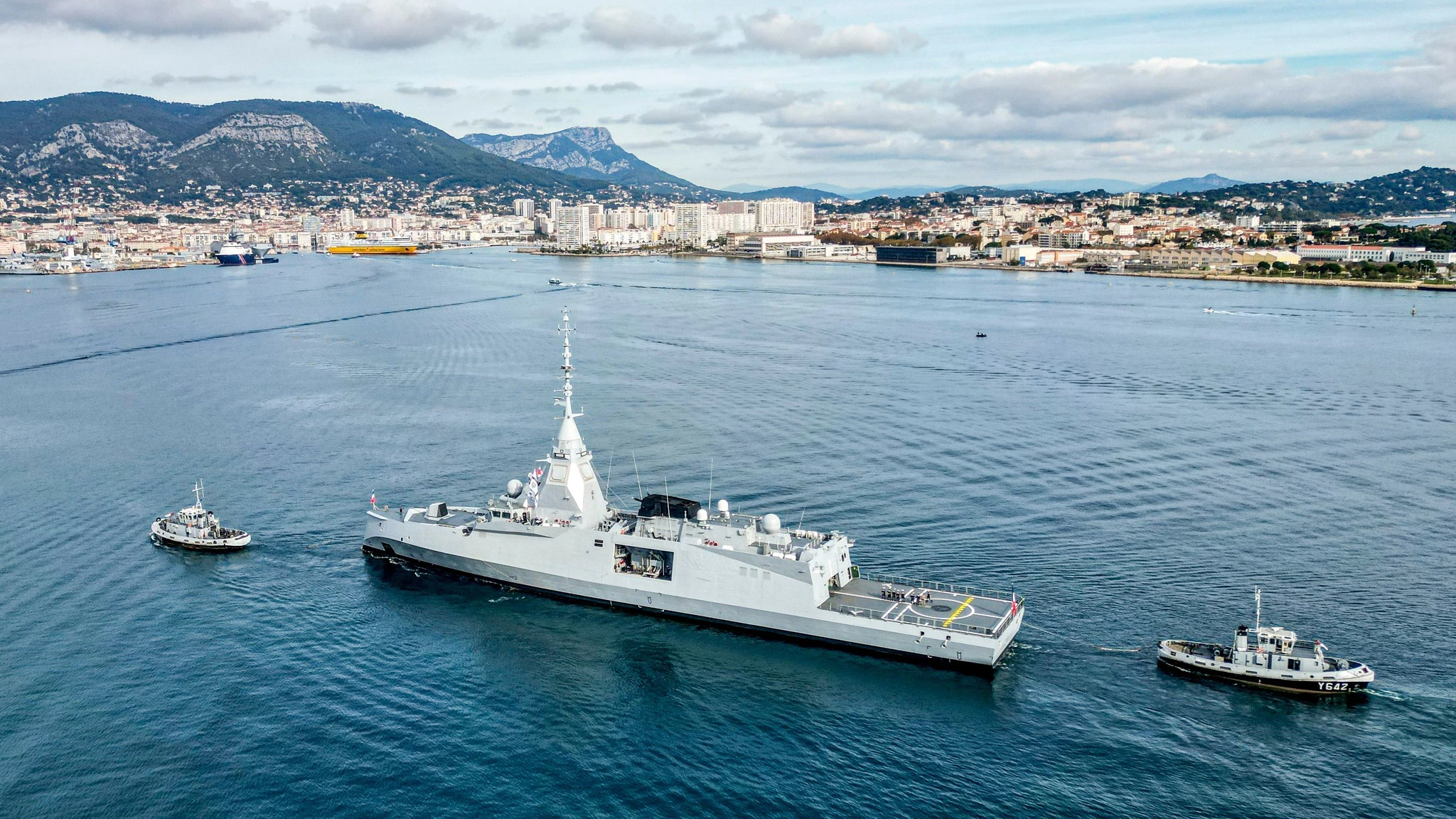 Que vient faire la nouvelle frégate de la Marine nationale au port de ...