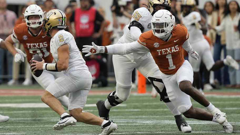Texas Longhorns 'Tremendous' Defense Has Kirby Smart's Attention