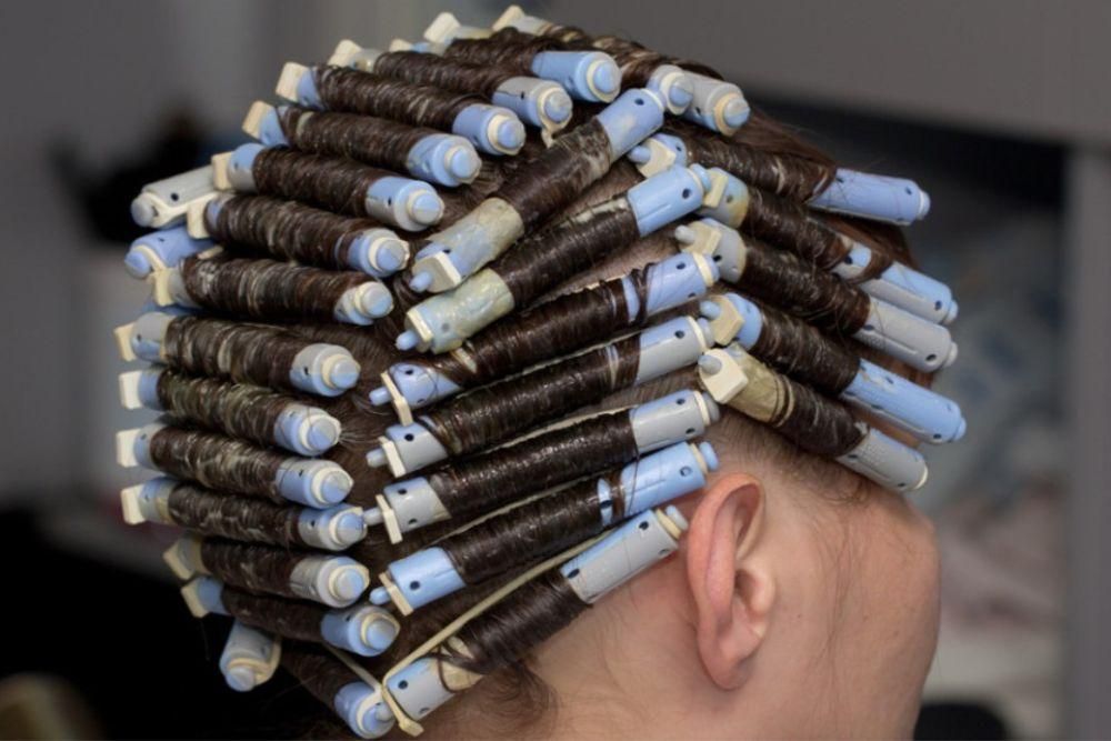 Perming Rambut: Jenis, Langkah-langkah, dan Cara Perawatan