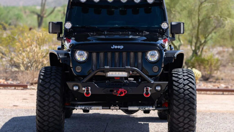 No Reserve: 5.7L-Powered 2017 Jeep Wrangler Unlimited Rubicon Hard Rock ...
