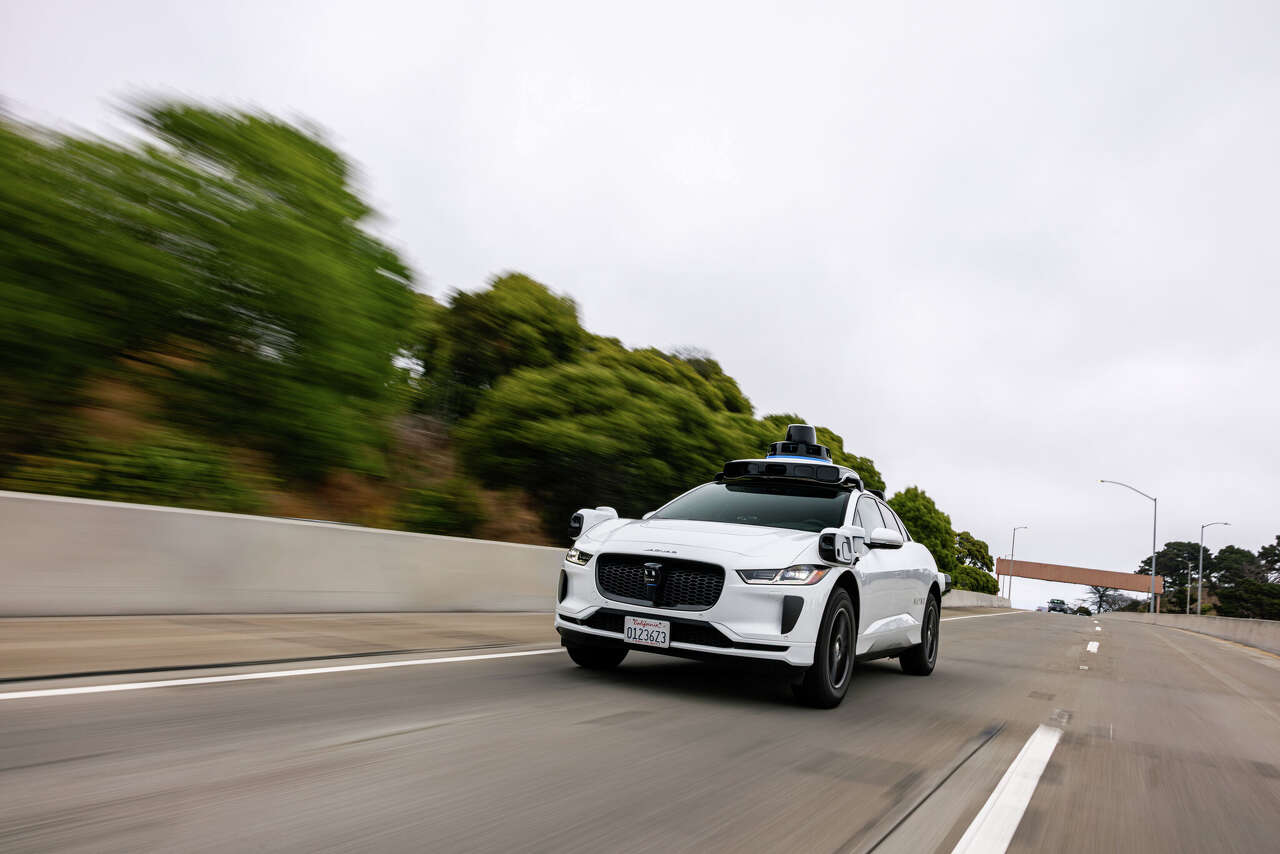 Waymo expands robotaxi service to Bay Area freeways and airports