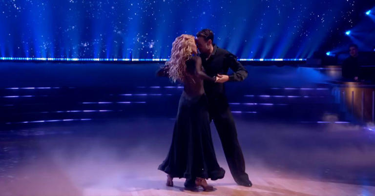 Dementia-Stricken Bruce Willis Honored by Tom Bergeron During 'DWTS' as ...