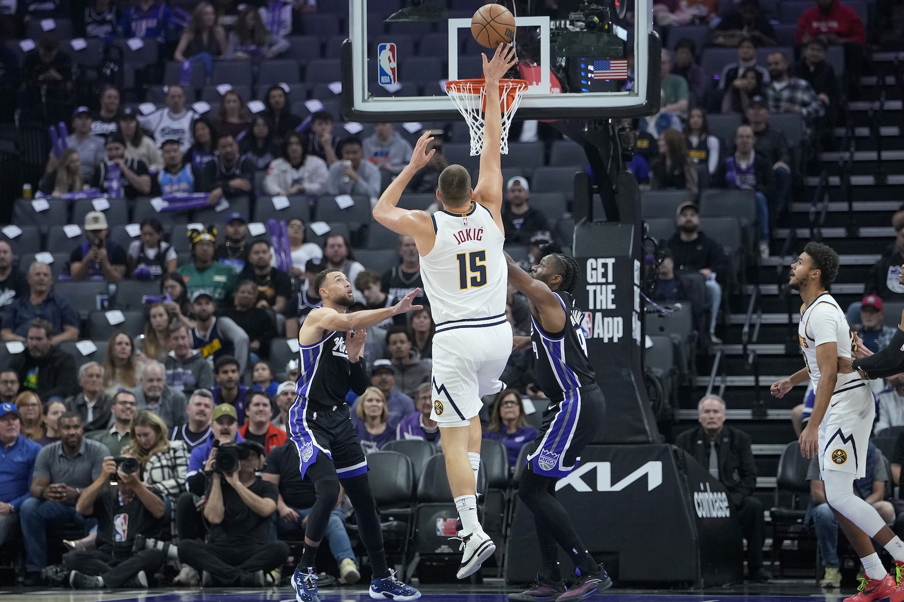 Nuggets’ Nikola Jokic Sets New Season-High in Dominant Win Over Kings ...