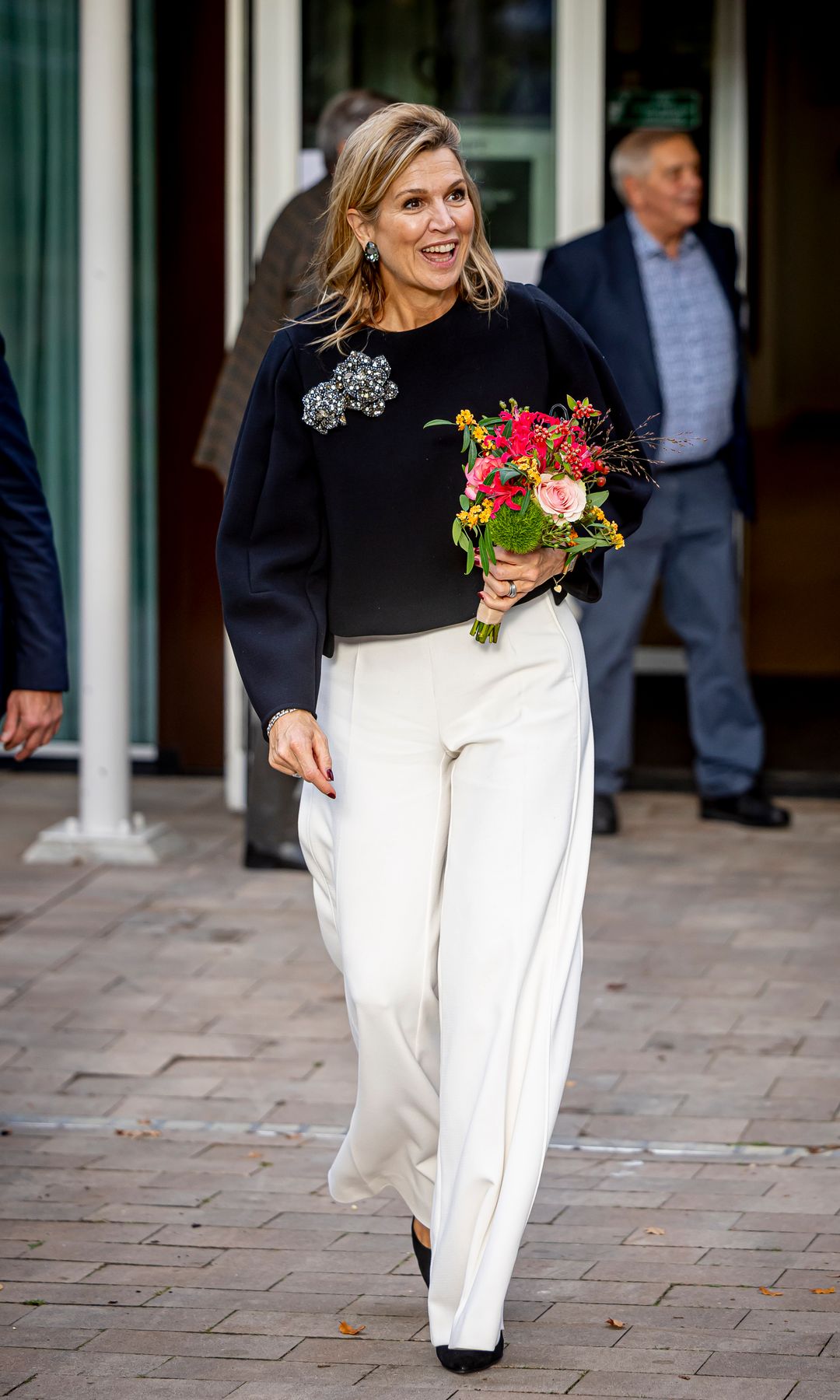 Máxima de Holanda suma un nuevo maxibroche a su colección: estos son ...