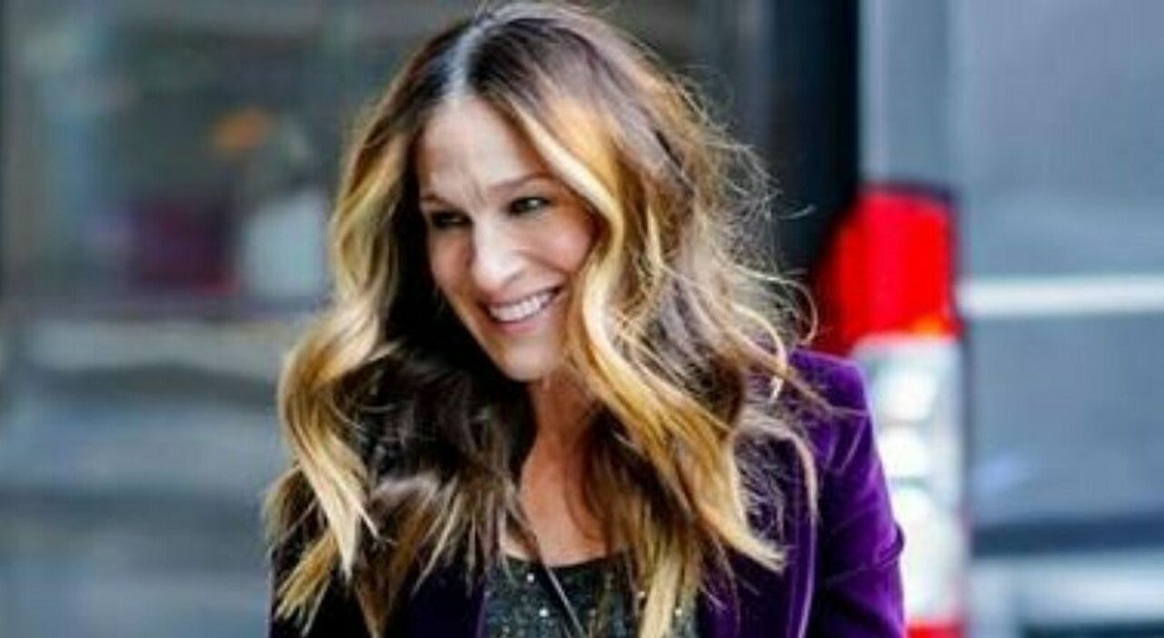 Sarah Jessica Parker incontra la regina Camilla: l'outfit vintage ...
