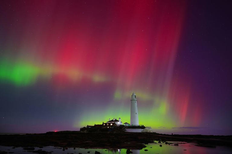 Met Office map shows 'extreme' Northern Lights forecast covering UK ...