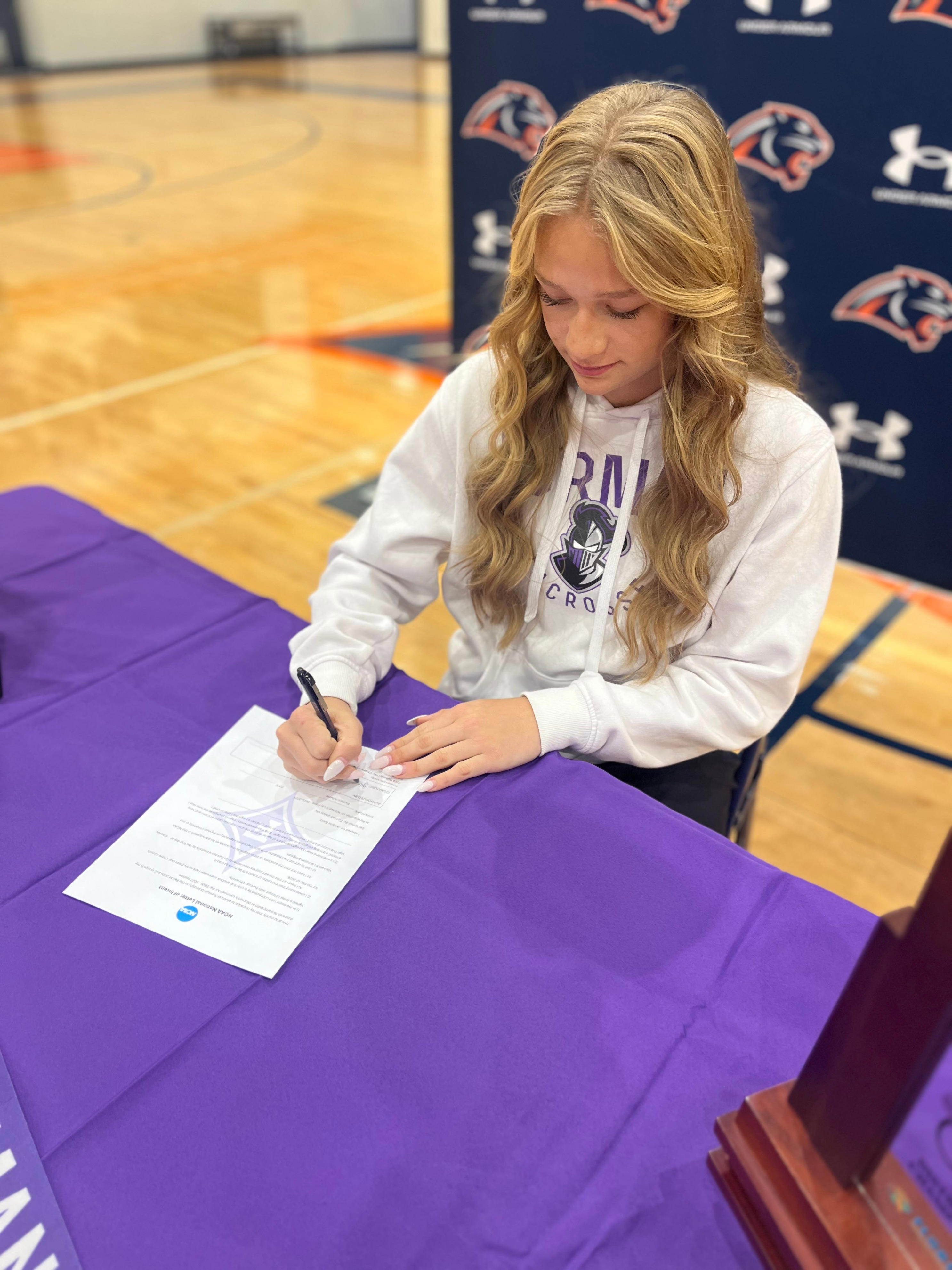 Manatee, Sarasota student-athletes make college choices on Fall 2025 ...