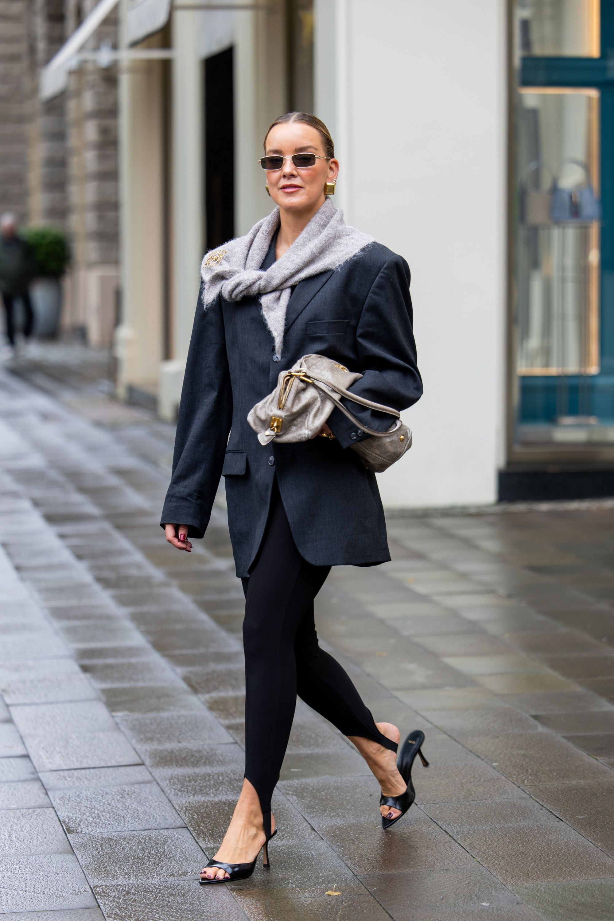 7 blusas 'feas' que serán tendencia en invierno 2025 y cómo combinarlas