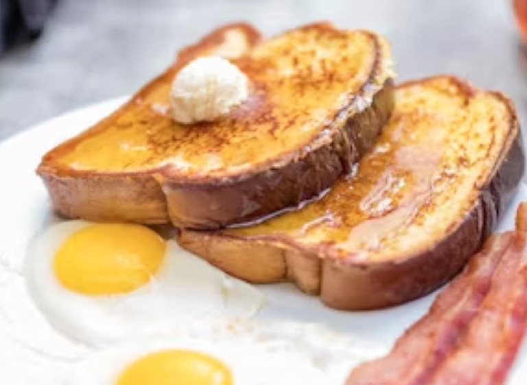 6 Restaurant Chains With the Best French Toast, According to Brunch Fans