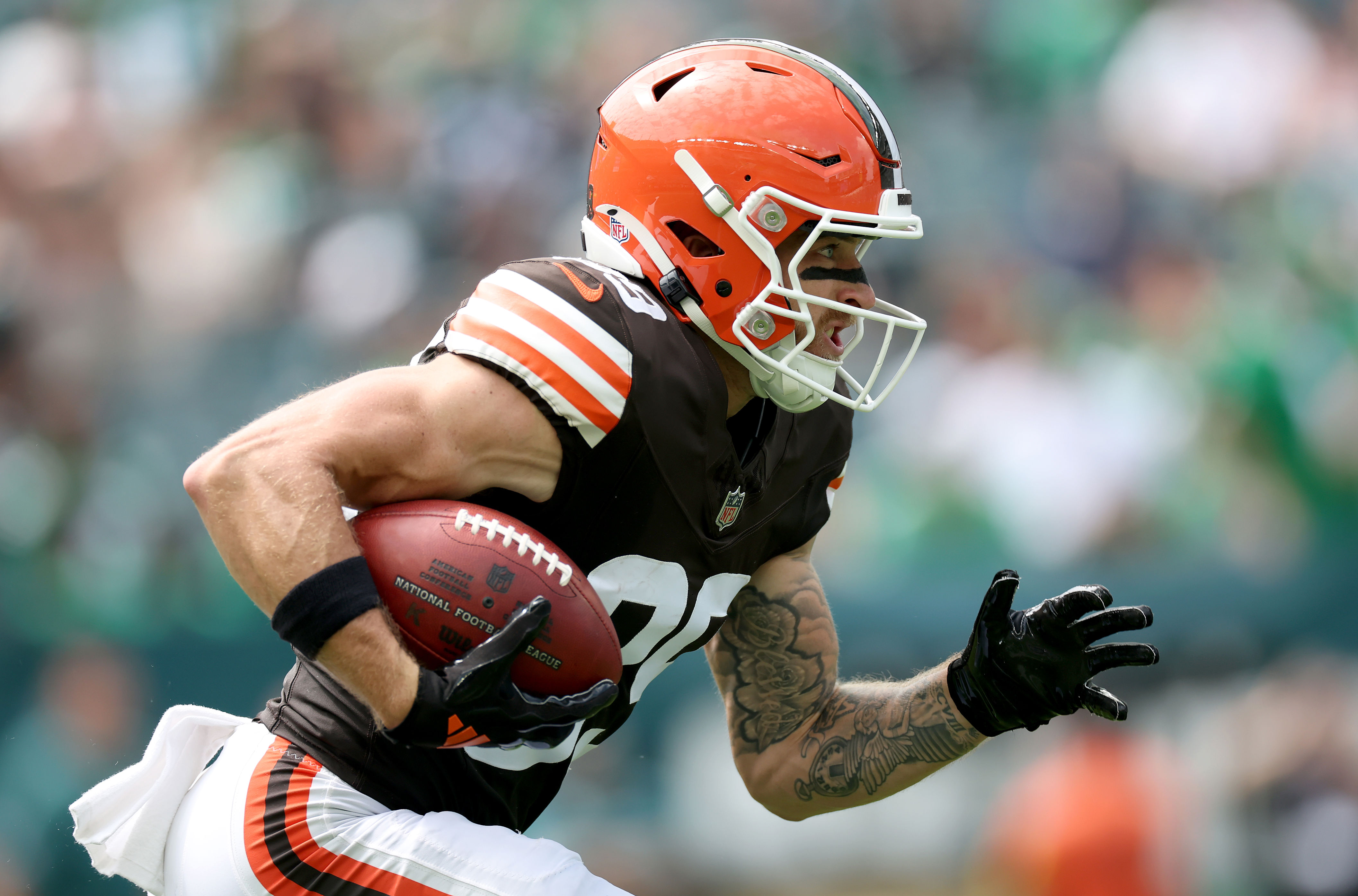 Browns promote fan favorite WR to the active roster from practice squad