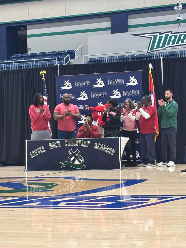 Five-star prospect JJ Andrews officially signs with Arkansas