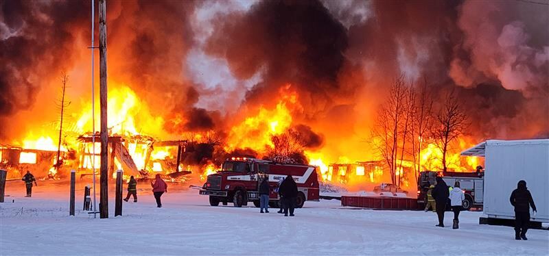 ‘A mushroom cloud just billowing’: Fire engulfs Glennallen’s Caribou Hotel