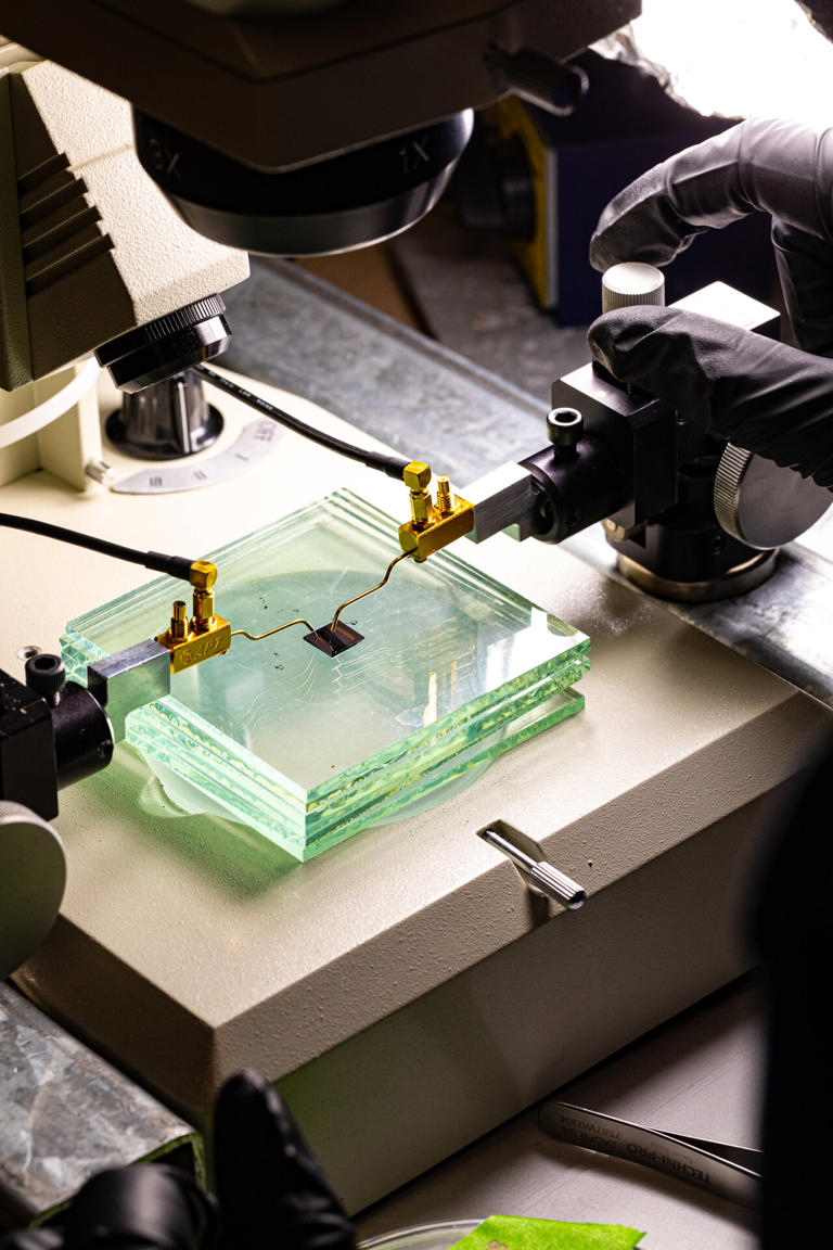 First graphene-based solar cells used to power temperature sensors