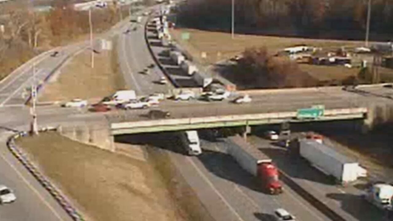 I-64 Eastbound right lane reopened after accident