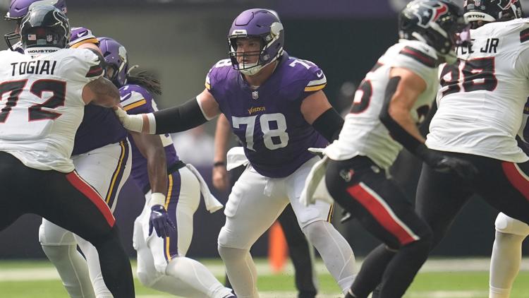 Vikings center Ryan Kelly returns to practice