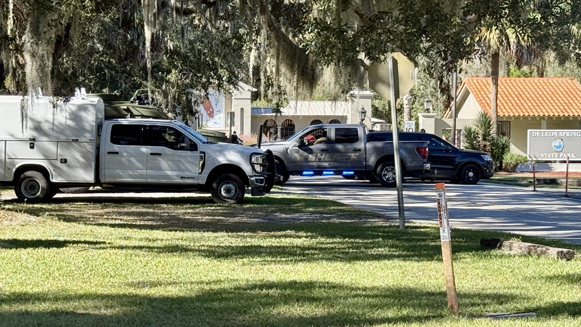 Police say armed suspects flee traffic stop, shut down DeLeon Springs ...