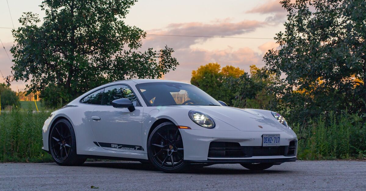 2025 Porsche 911 Carrera T Review: Thinking Man's GT3