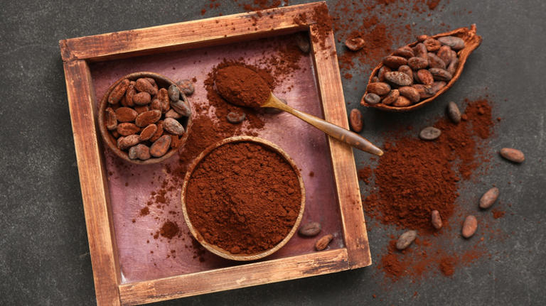Don't Swap Dutch-Processed For Natural Cocoa Powder In Cakes Without ...